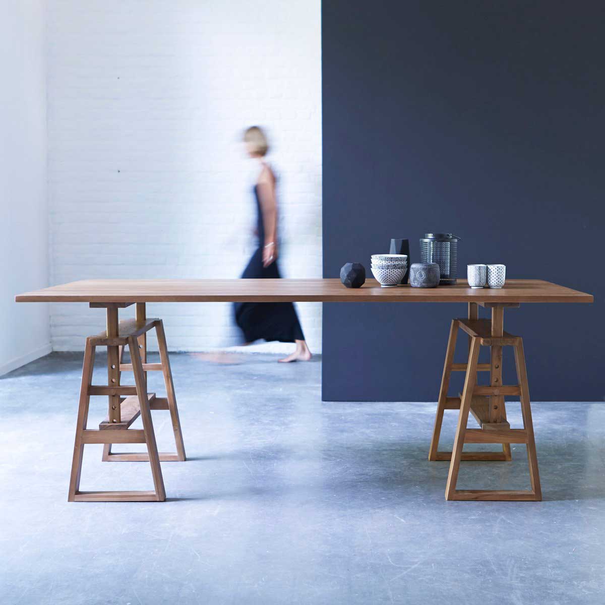 39 tréteaux designs pour créer une table ou un bureau
