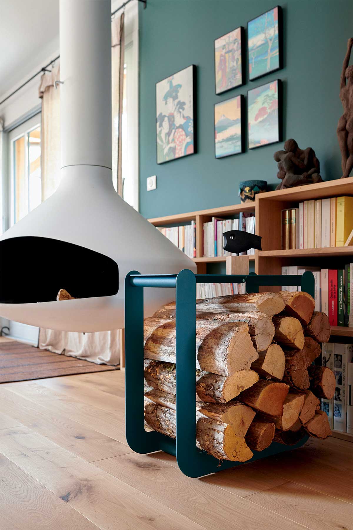 Range bûches intérieur : 31 idées déco pour stocker le bois