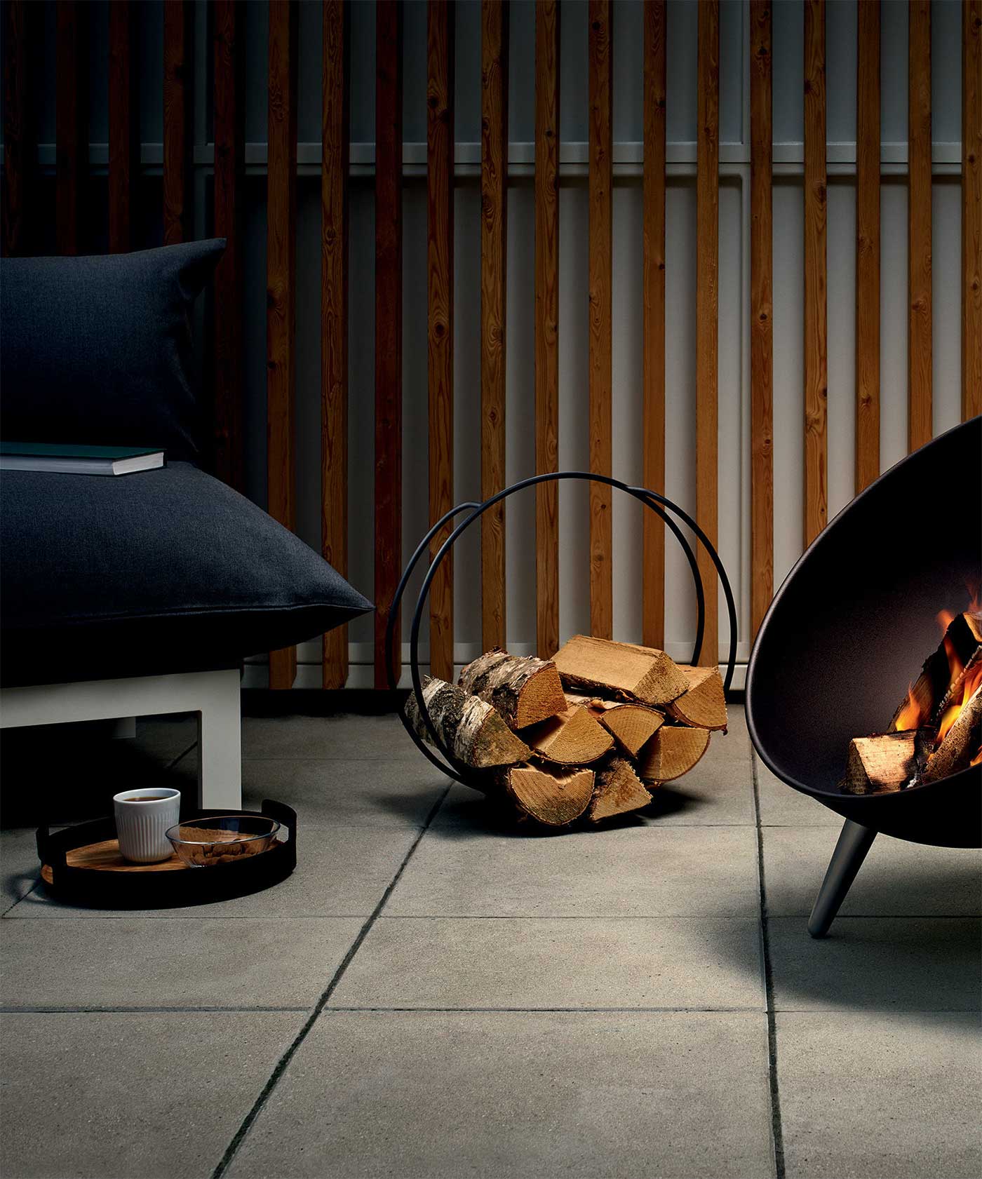 Range bûches intérieur : 31 idées déco pour stocker le bois