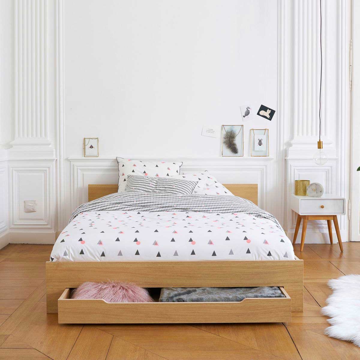 Table de chevet blanche : 21 idées déco pour votre chambre