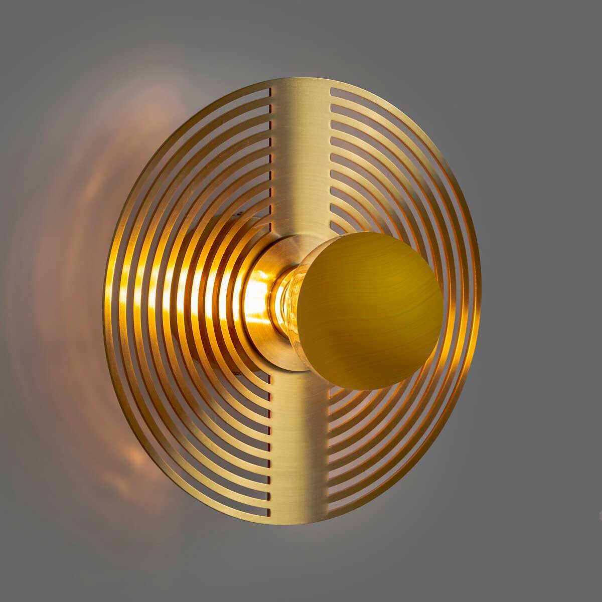 Applique murale dorée : 19 luminaires à découvrir