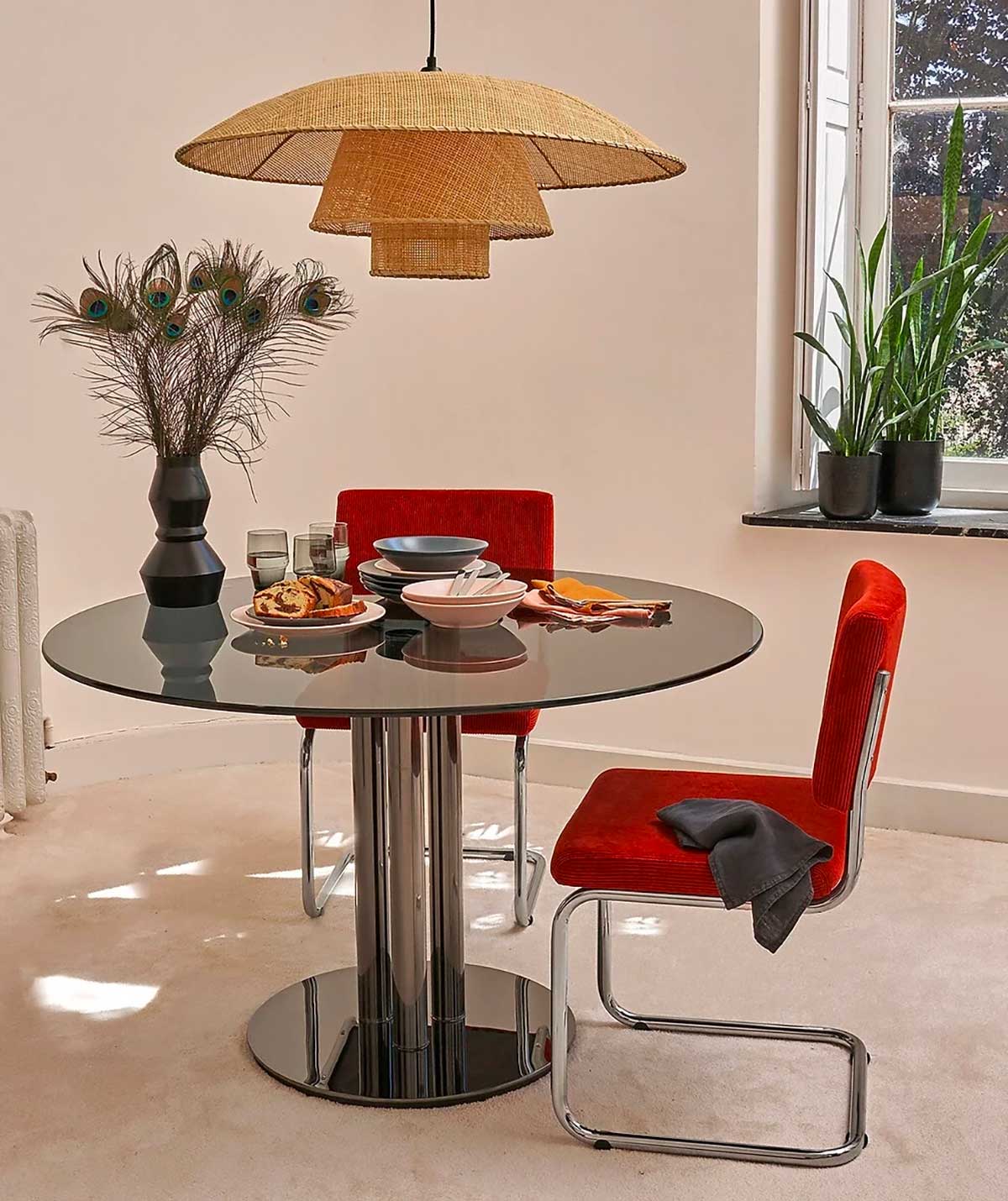 Chaise en velours : 20 idées déco pour la salle à manger