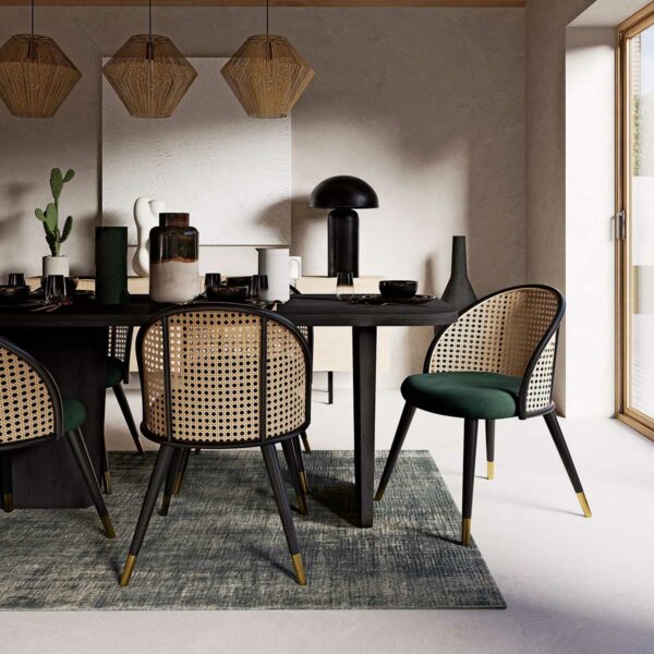 Chaise en velours : 20 idées déco pour la salle à manger