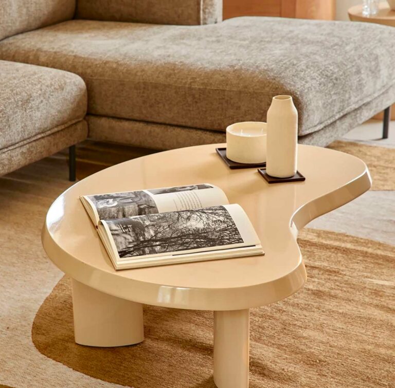 28 tables basses forme organique, haricot ou galet