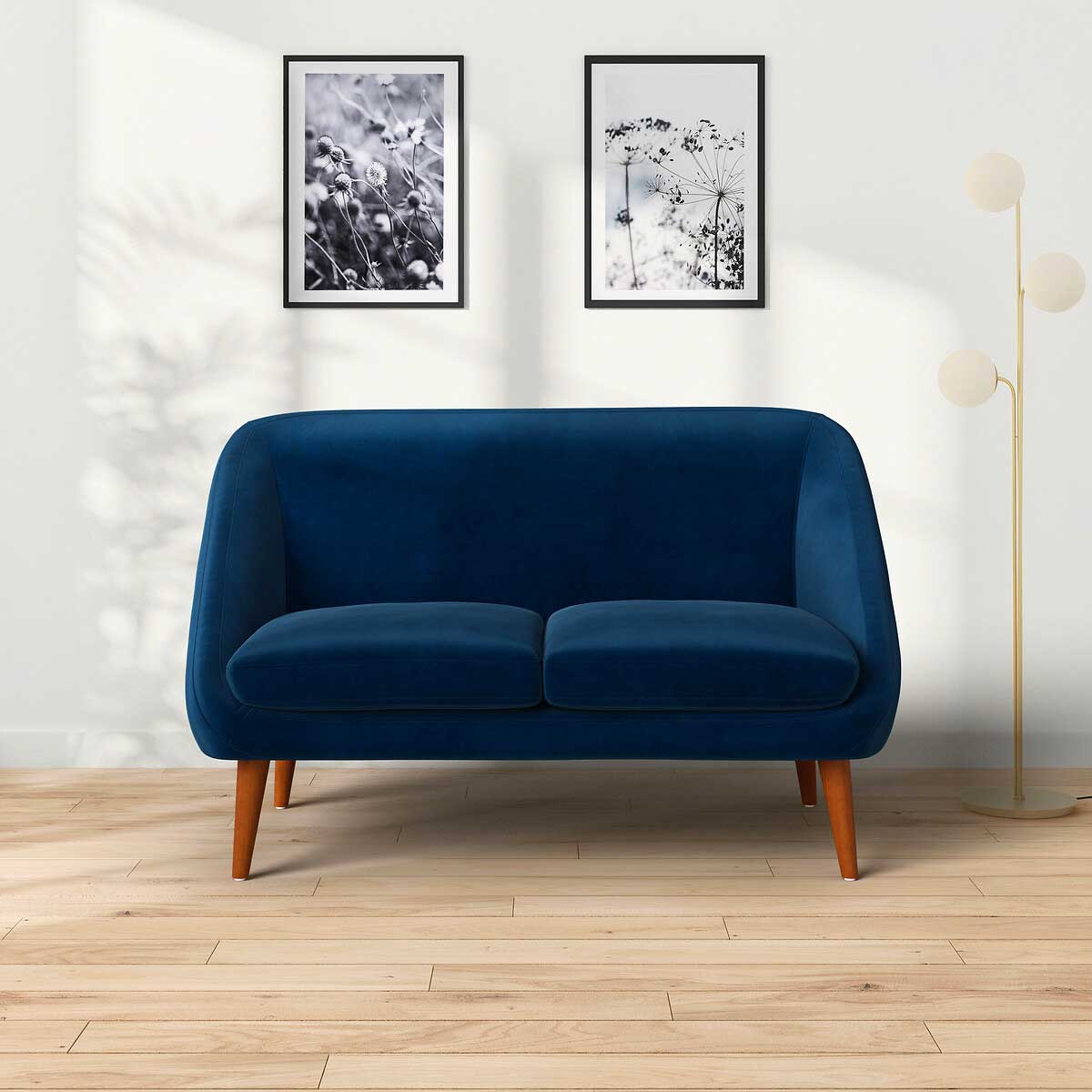 Canapé bleu : 29 idées déco pour sublimer votre salon