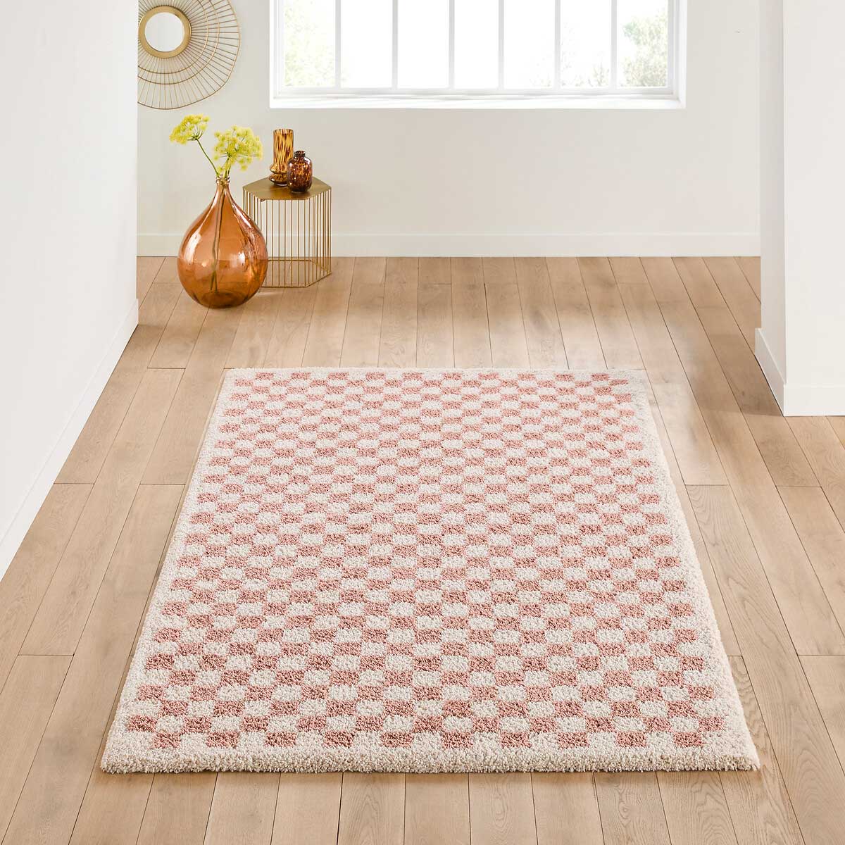 26 tapis damier tendance pour réveiller votre déco